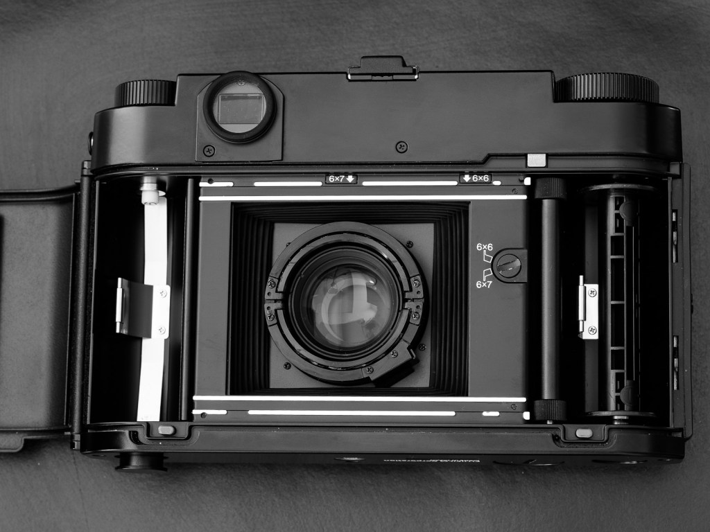 Deadcameras | Vintage & leather camera straps